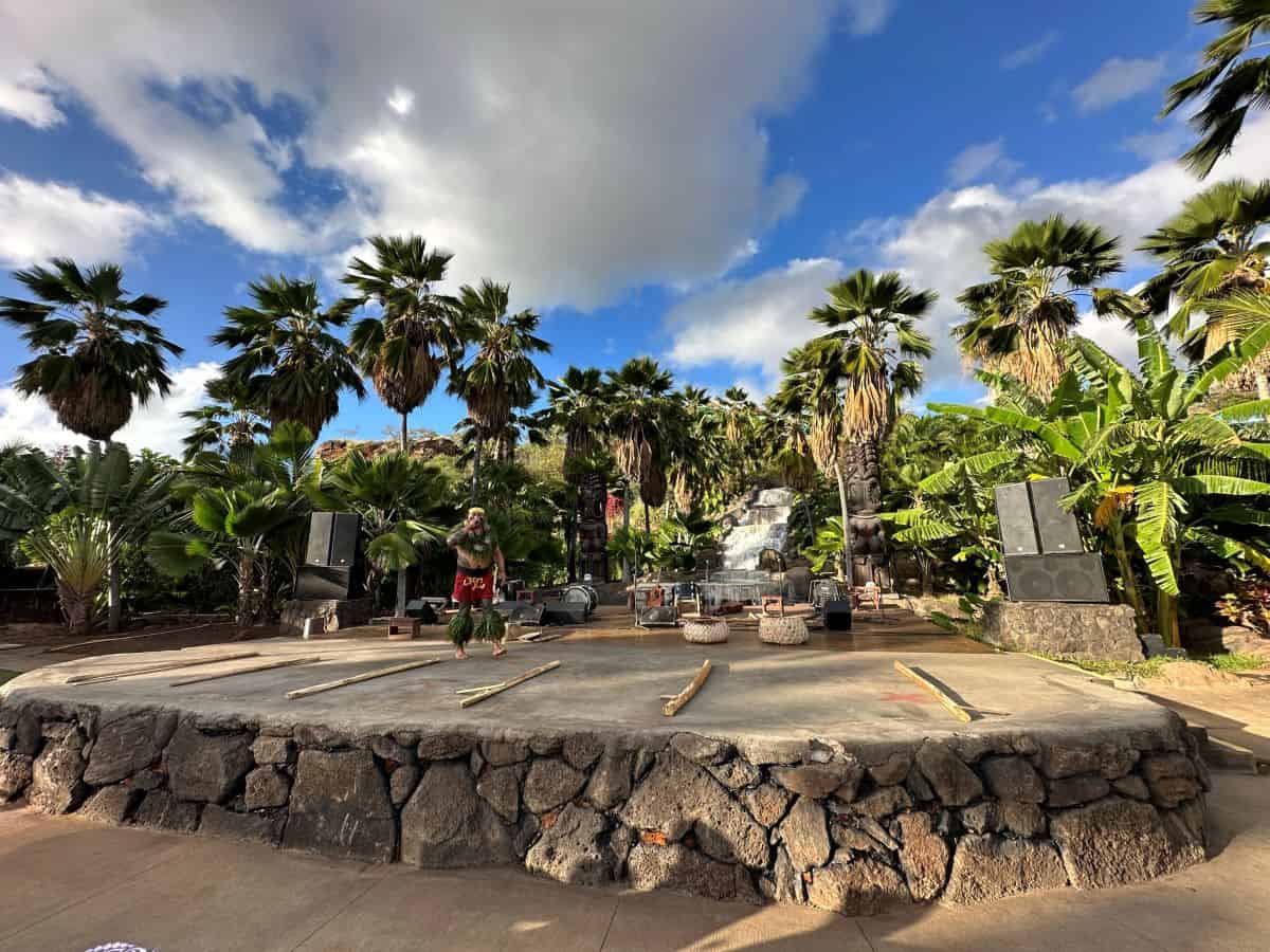 Our Unbiased Review of the Chief’s Luau on Oahu - OahuTripPlanner.com