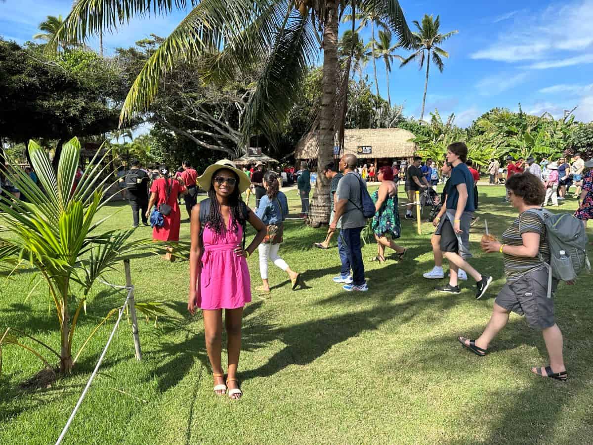 What to Wear to a Luau – Is There a Dress Code? - OahuTripPlanner.com