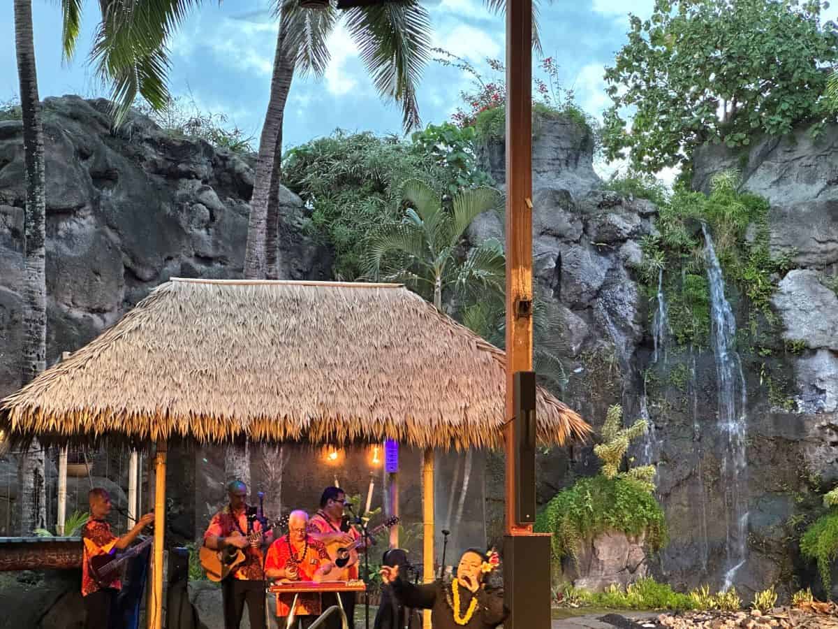Our Review of the Polynesian Cultural Center Luau - OahuTripPlanner.com