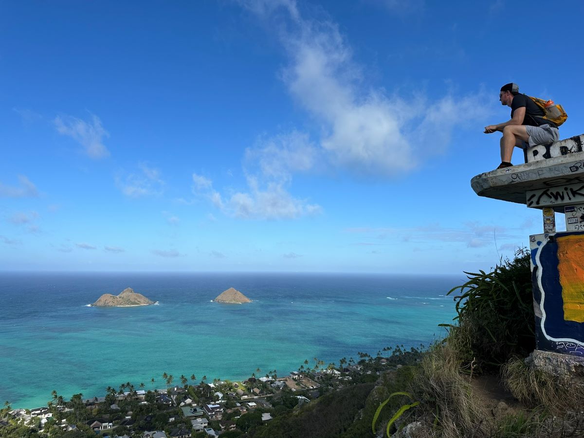 A Local's Guide to Hiking the Lanikai Pillbox Trail on Oahu ...