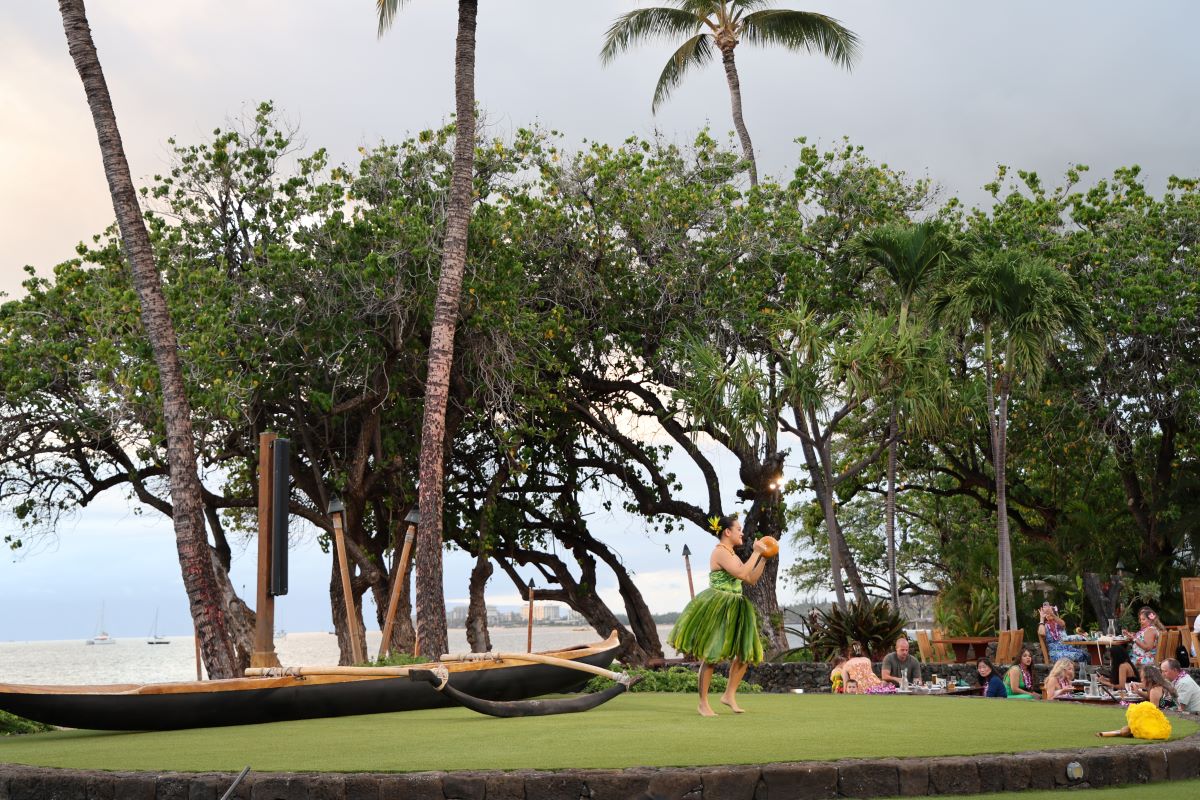 Old Lahaina Luau Review: Is It Worth It? - OahuTripPlanner.com